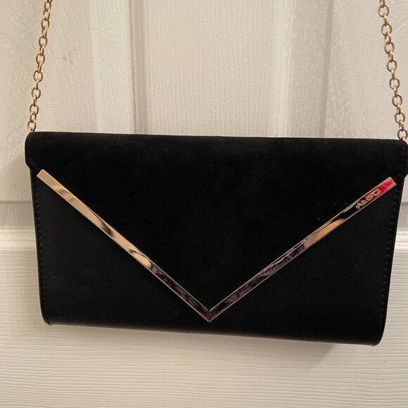 Aldo | Bags | Aldo Black Envelope Shoulder Bag With Chain Strap Gold ...